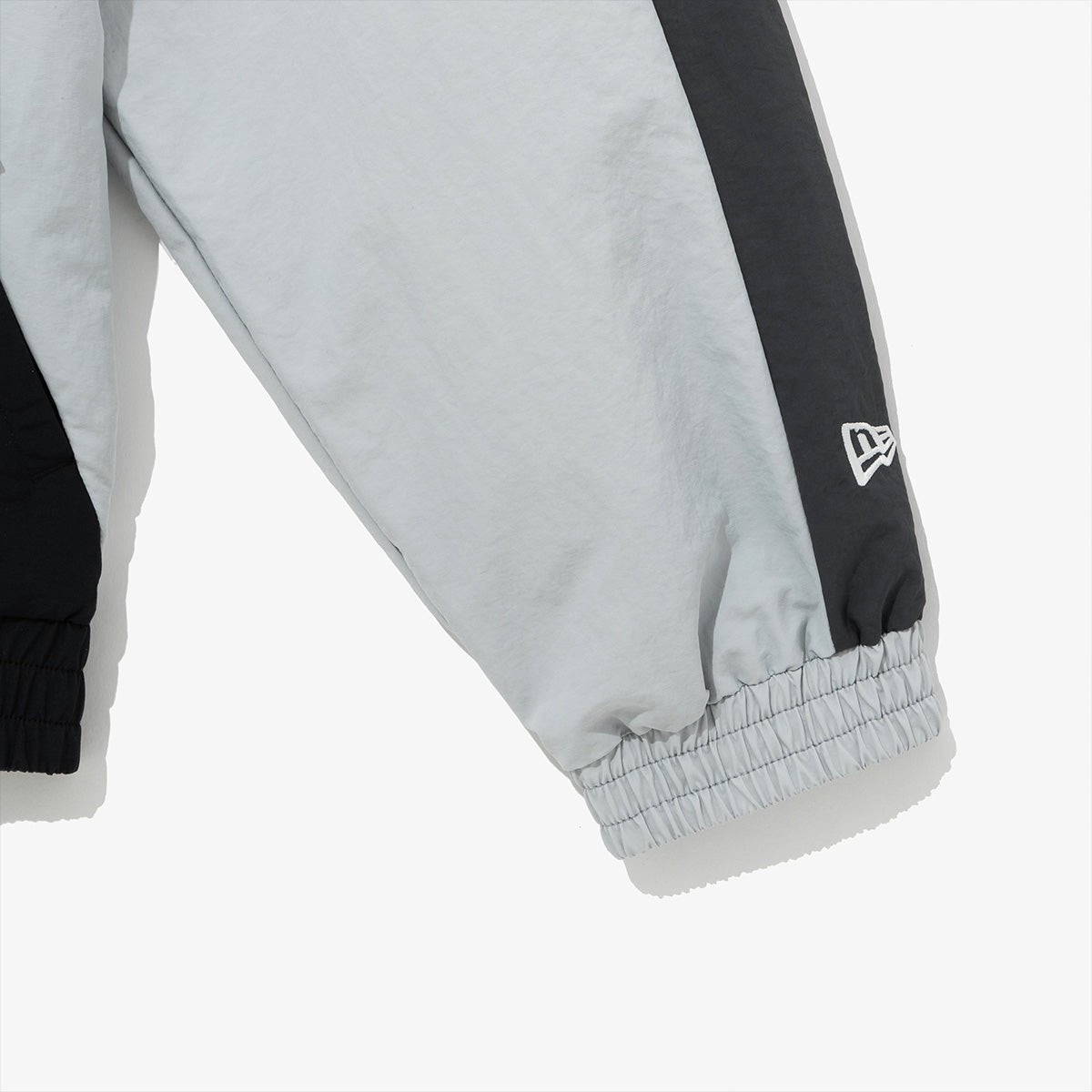 NEW ERA TECH COLOR BLACK TRACK JACKET – New Era Hong Kong